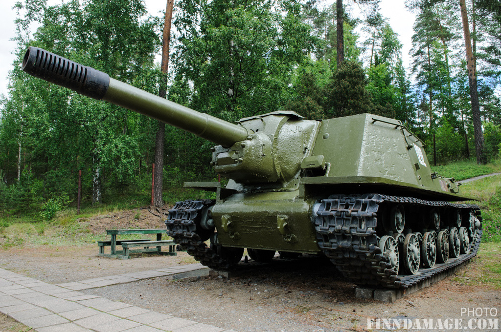 The Mighty ISU-152 at Parola Tank Museum | Finndamage.com